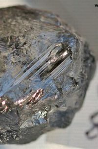 Single Octahedral Diamond Crystals | Natural Rough Diamond Sales